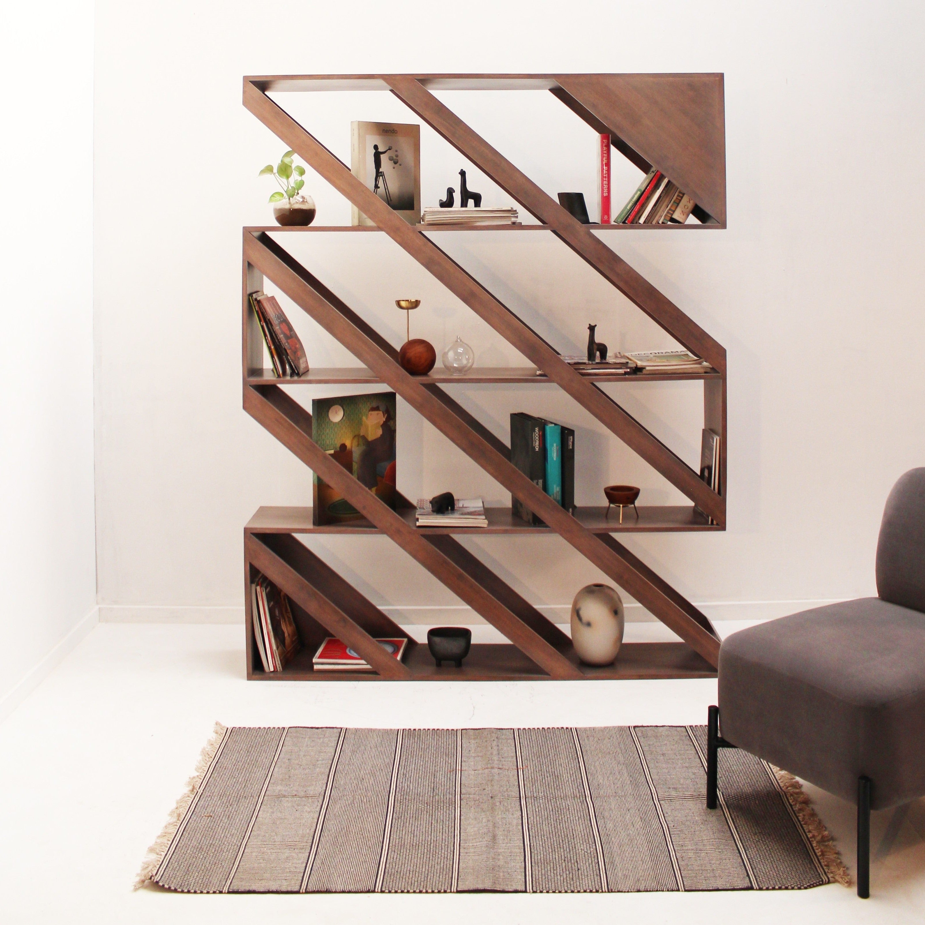 Incline Bookshelf – Objectry