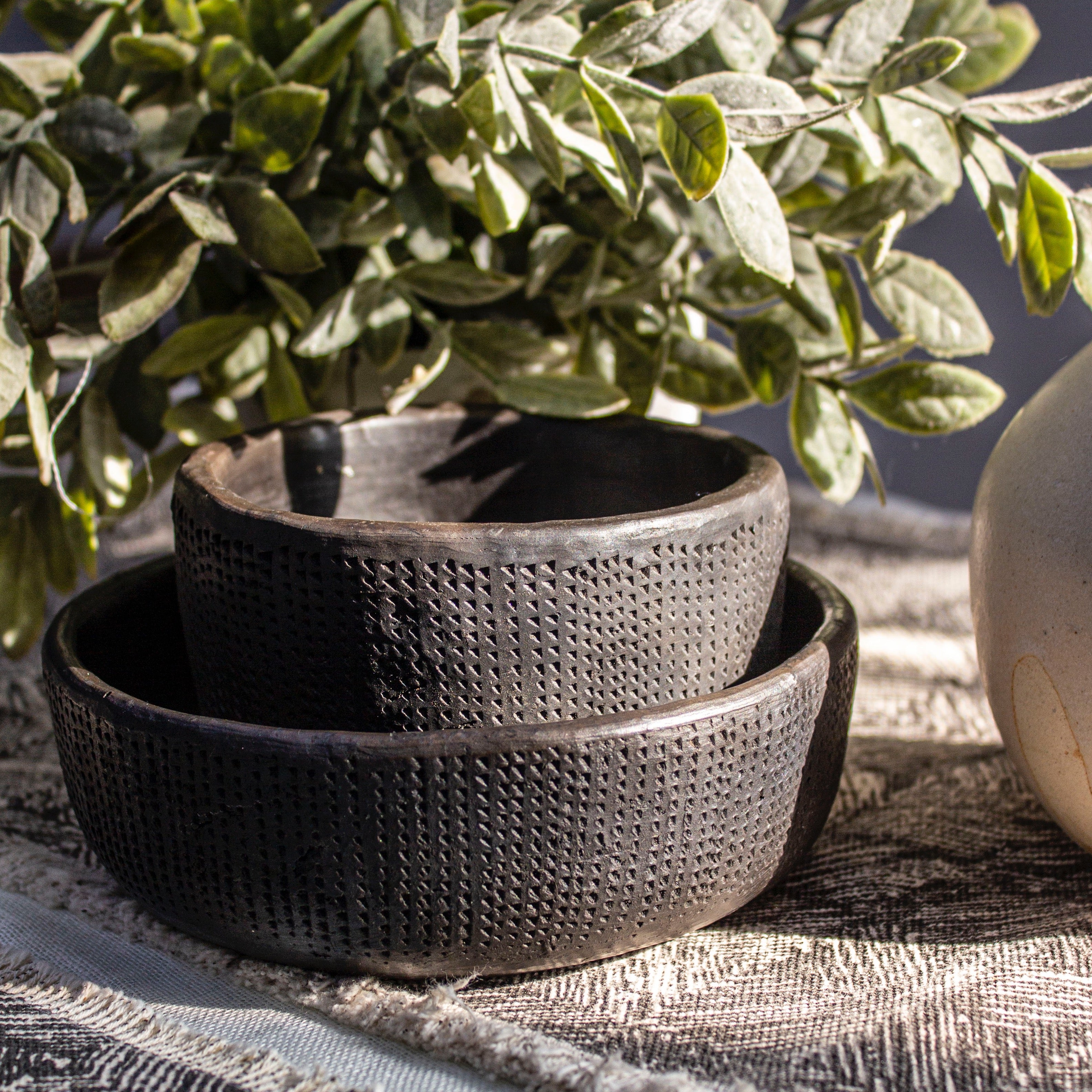 Square Texture Shallow Bowl – Objectry